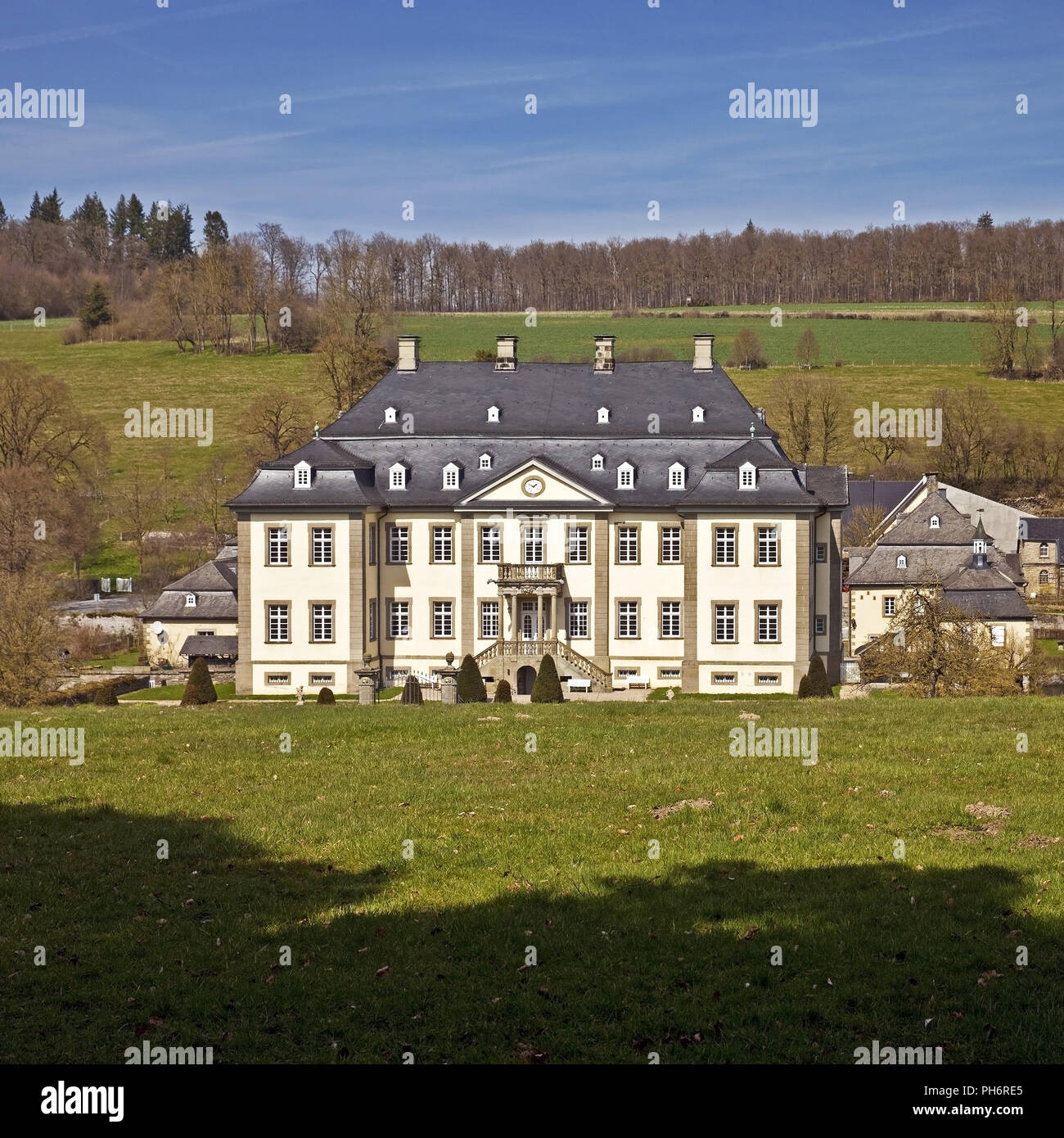 Spring castle hi-res stock photography and images - Alamy