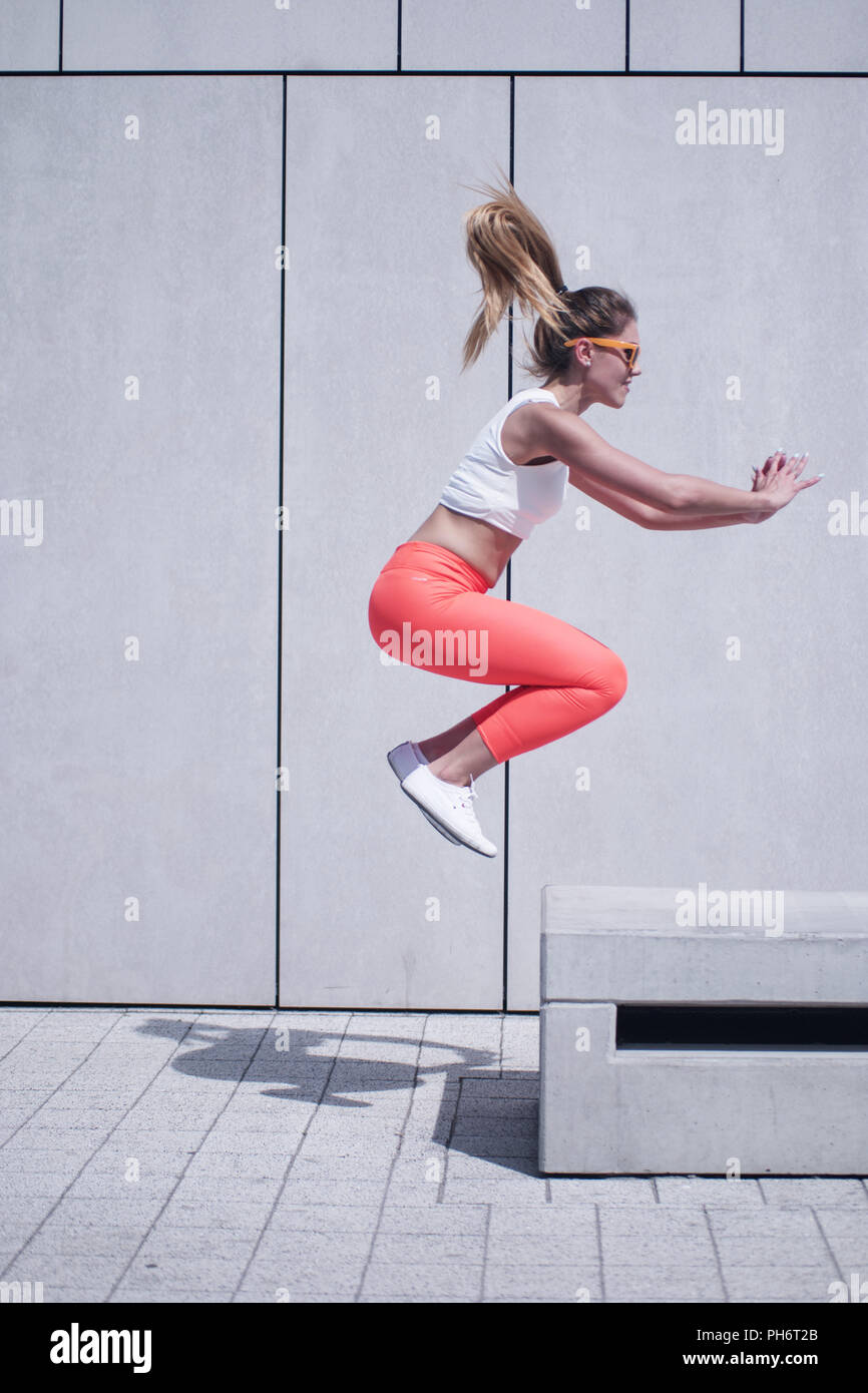 Profile of bench hi-res stock photography and images - Alamy