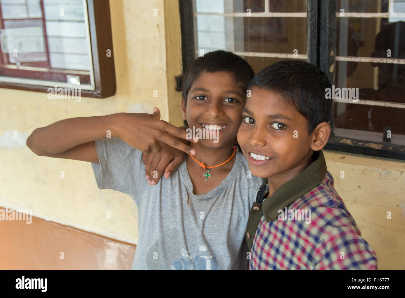Indian boy playing by house mumbai hi-res stock photography and images ...