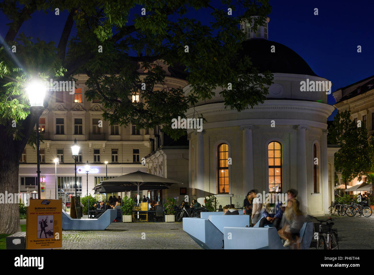 Baden: square Josefsplatz, restaurant in former spa Josefsbad, young ...