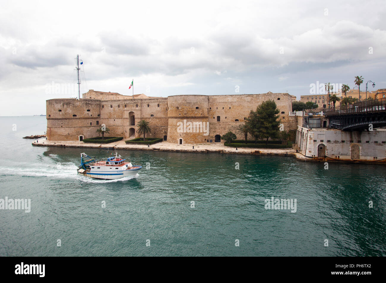 Taranto italy puglia hi-res stock photography and images - Alamy
