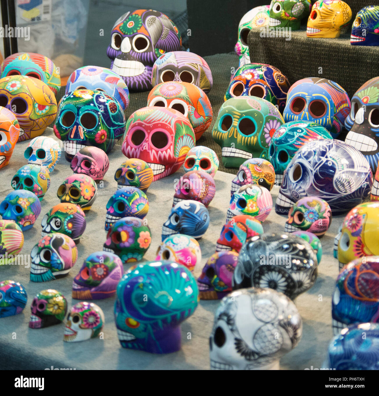 S skulls hi-res stock photography and images - Alamy