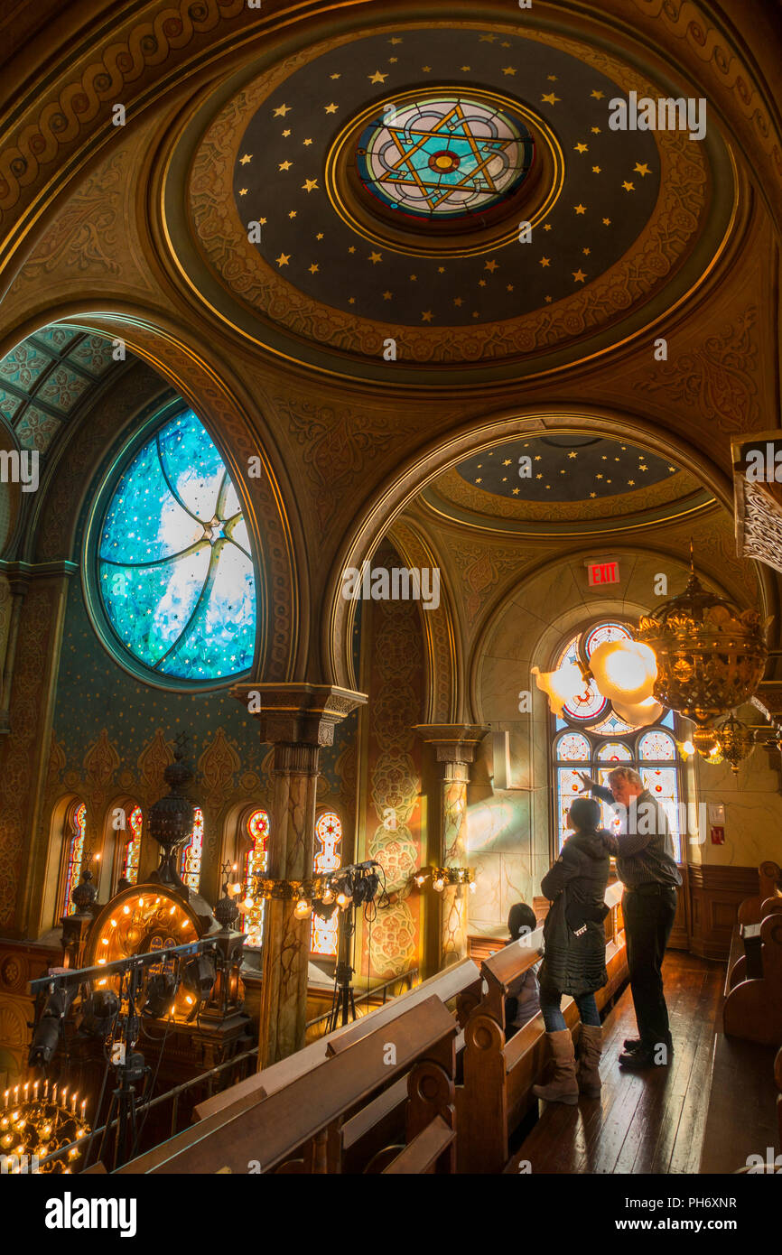 Jewish synagogue stain glass window hi-res stock photography and images ...