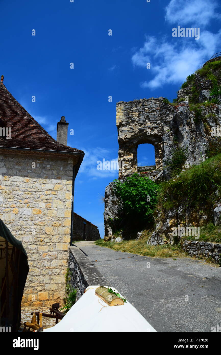 St cirq lapopie hi-res stock photography and images - Alamy