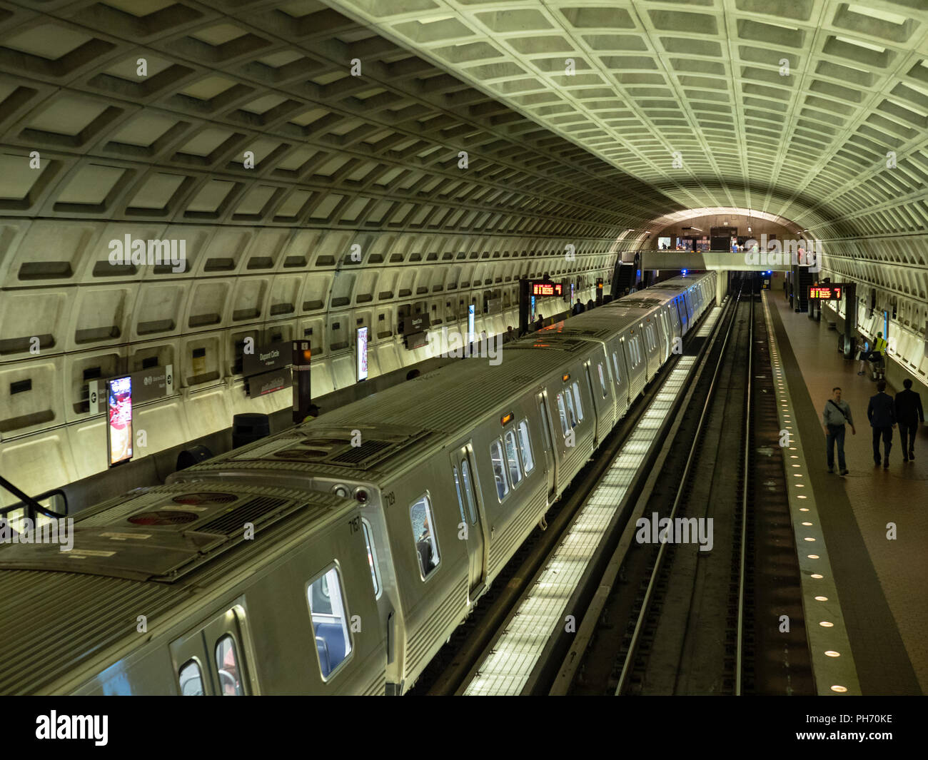 New 7000 series metro car rolls in to Dupont Circle station WMATA Stock ...
