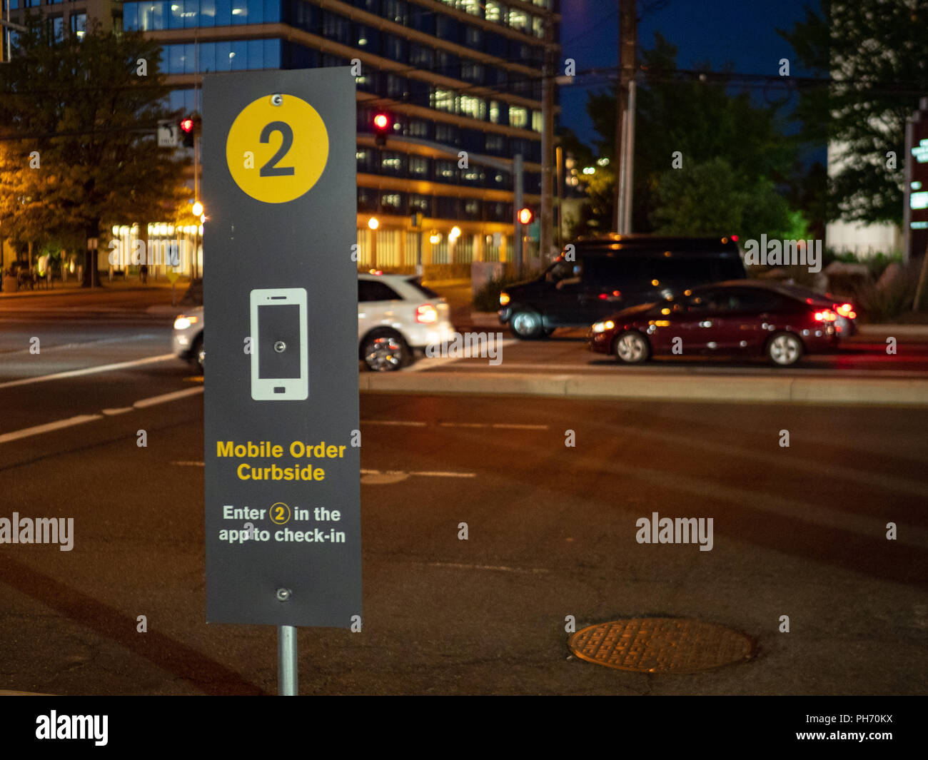 Mcdonald's app usa hi-res stock photography and images - Alamy