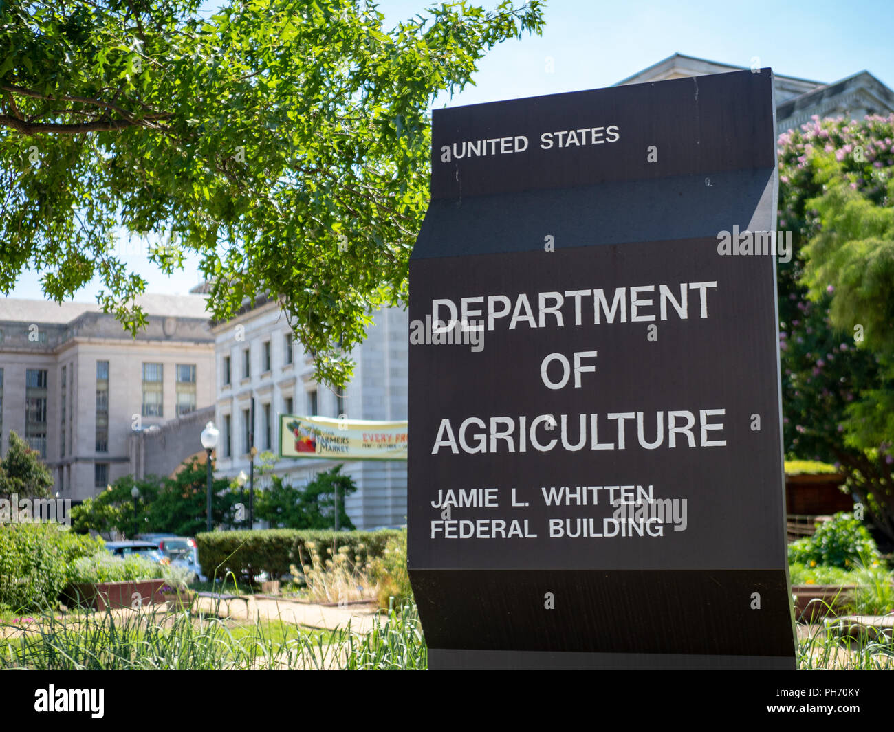 Jamie l whitten federal building hi-res stock photography and images ...
