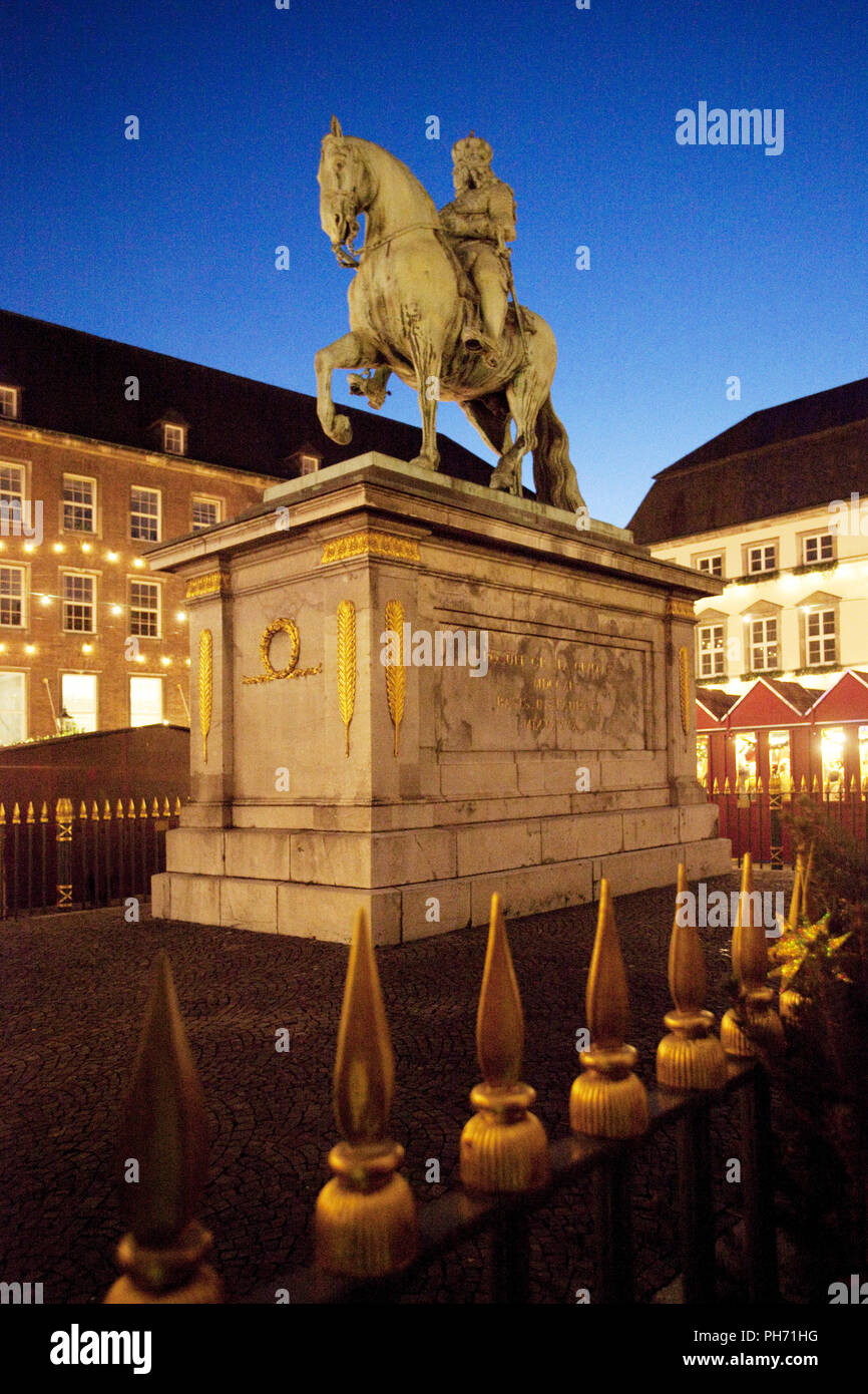 The Jan Wellem equestrian statue in Duesseldorf Stock Photo - Alamy