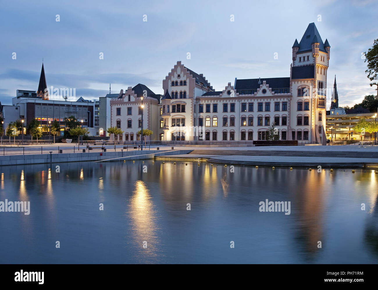 Hoerder Castle, Phoenix Lake, Dortmund, Germany Stock Photo - Alamy