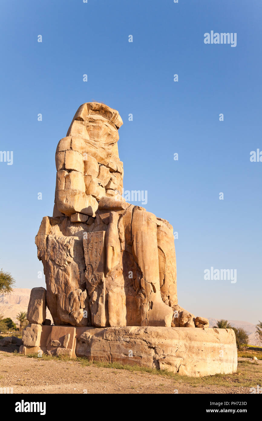 The colossus of memnon hi-res stock photography and images - Alamy