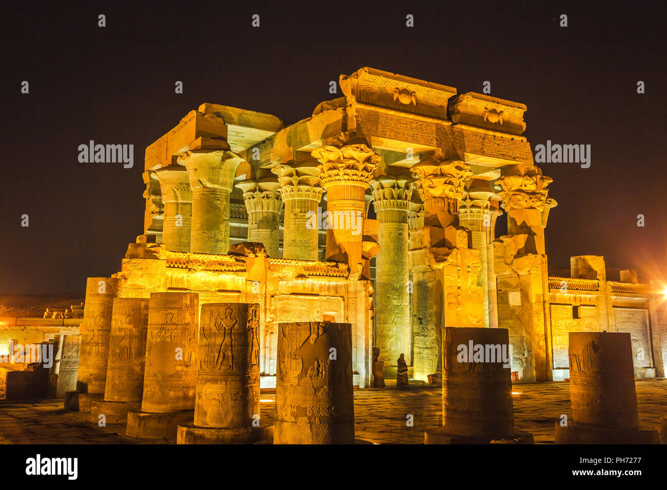 Sobek temple hi-res stock photography and images - Alamy