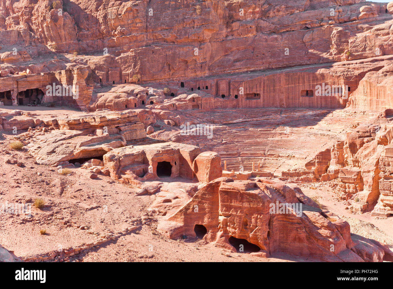 Roman theater in petra, jordan Stock Photo - Alamy