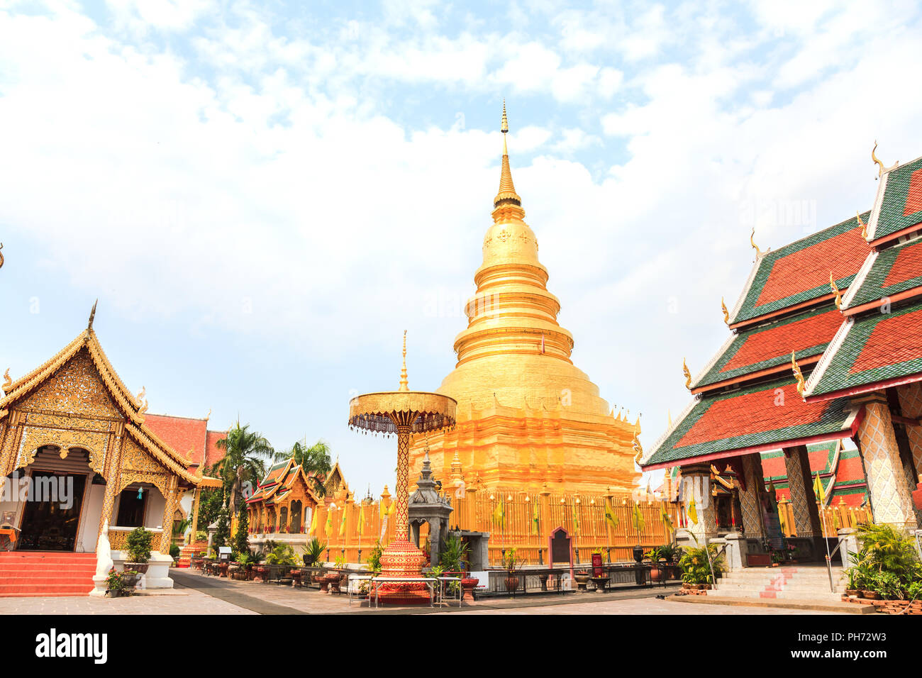 Wat phra that hariphunchai hi-res stock photography and images - Alamy