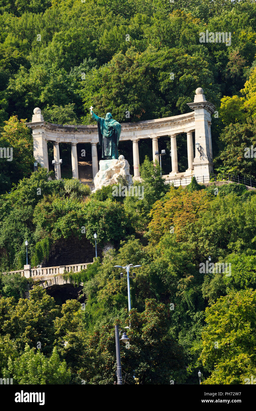 Bishop gellert monument hi-res stock photography and images - Alamy