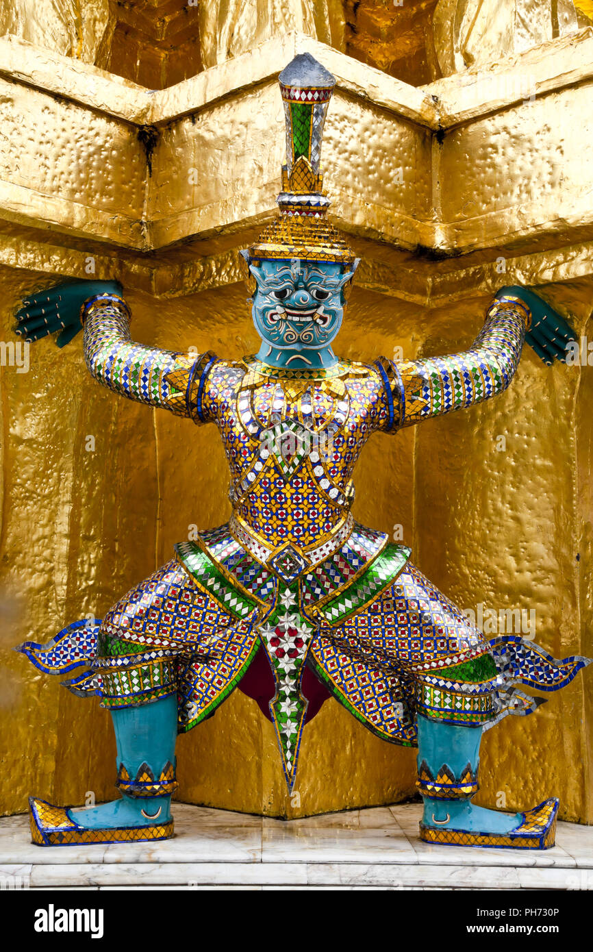 Thai guardian in bangkok hi-res stock photography and images - Alamy