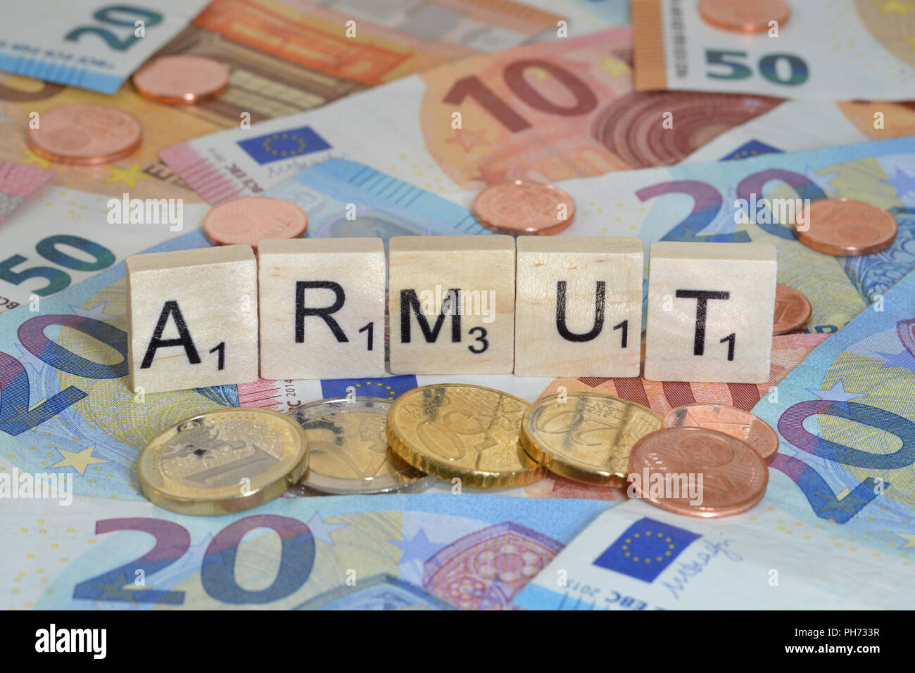 Symbolfoto Wirtschaftsbegriff Armut Stock Photo - Alamy
