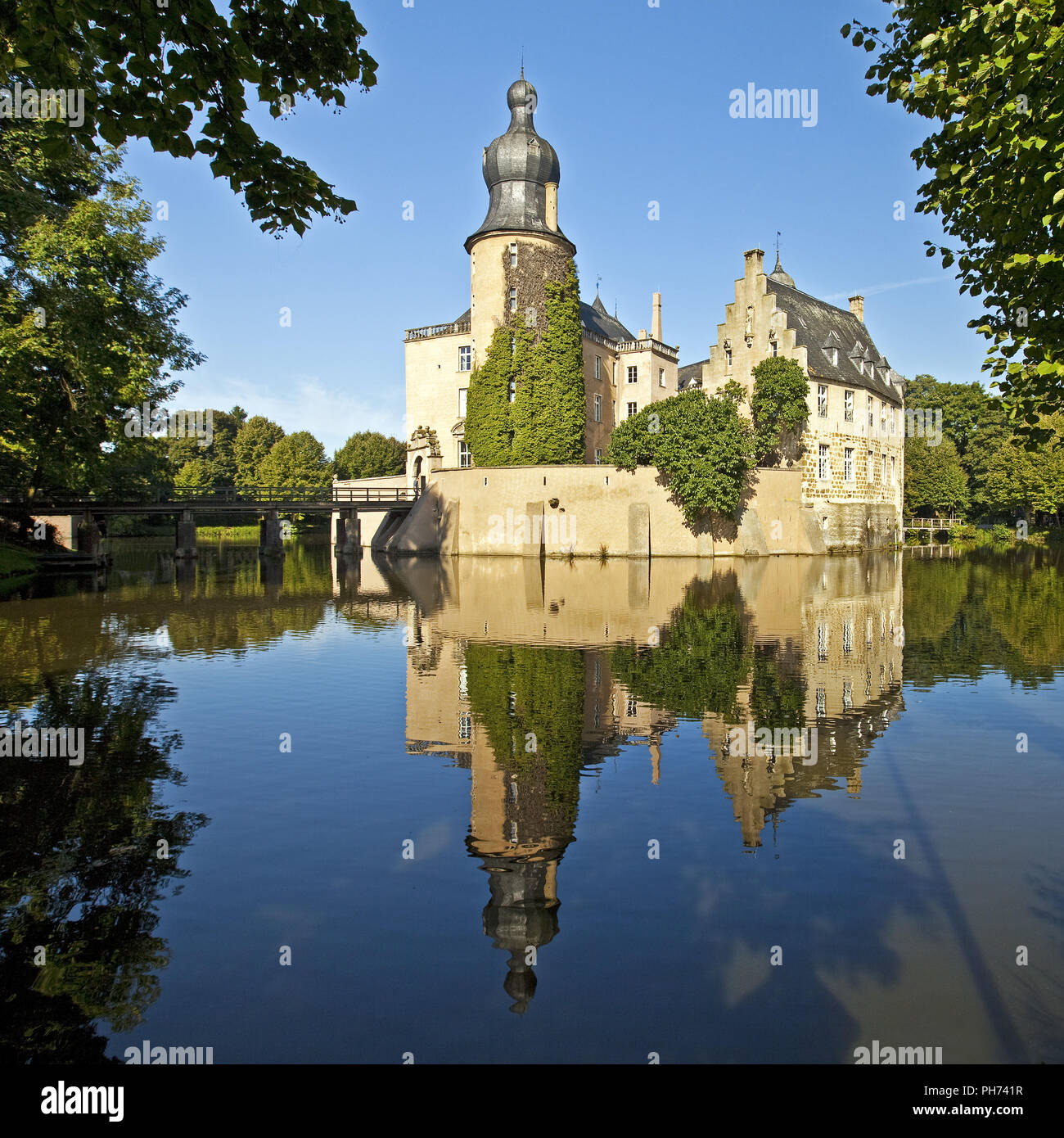 Burg Gemen Castle, moated castle, Borken, Germany Stock Photo - Alamy
