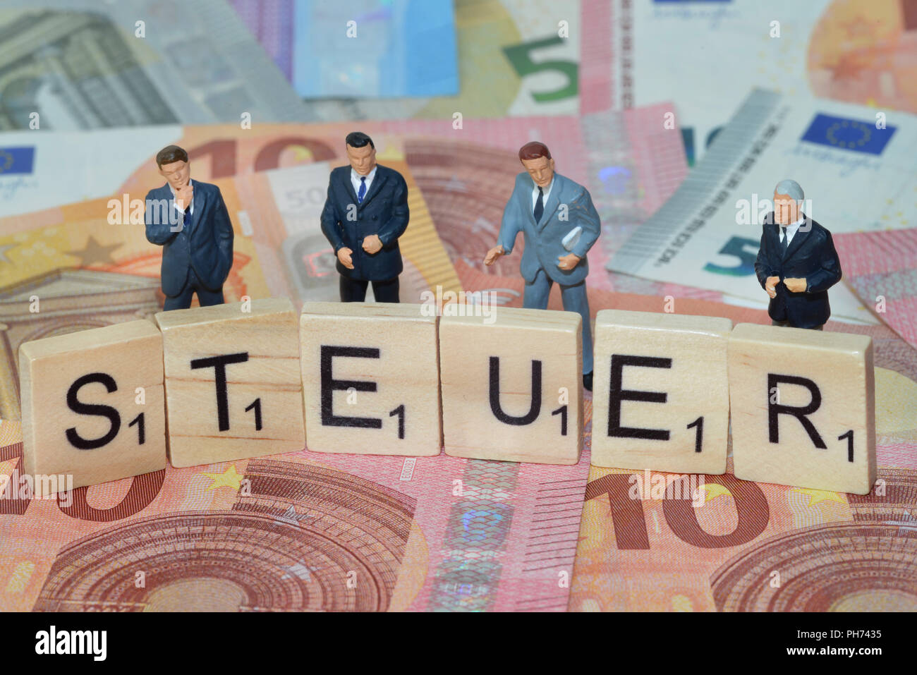 Steuerzahler symbol hi-res stock photography and images - Alamy