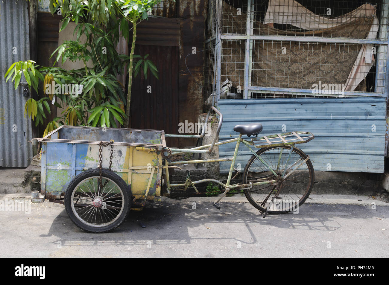 Special bikes, old rickshaw in Malaysia Stock Photo - Alamy