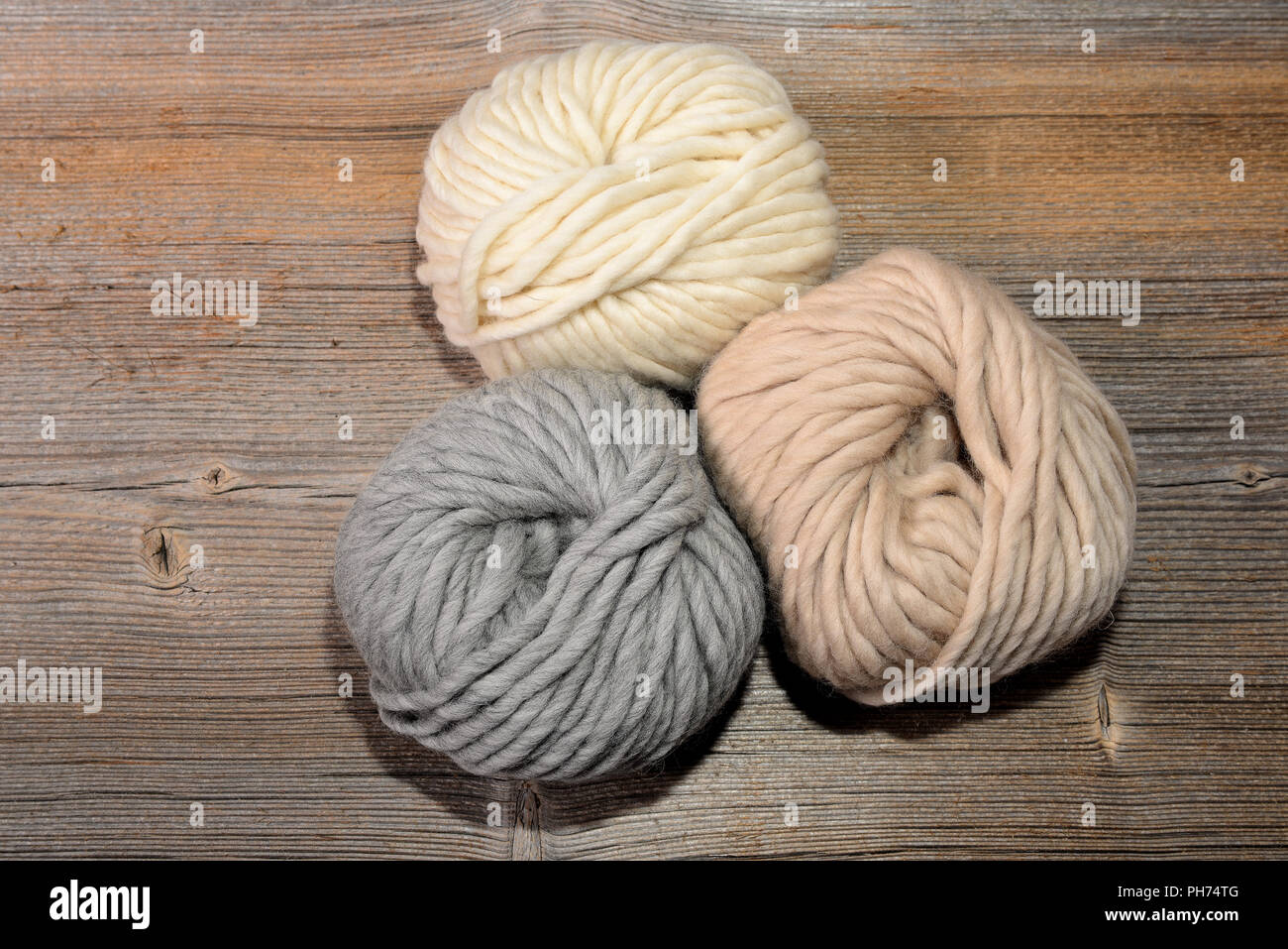 Sheep knit hi-res stock photography and images - Alamy