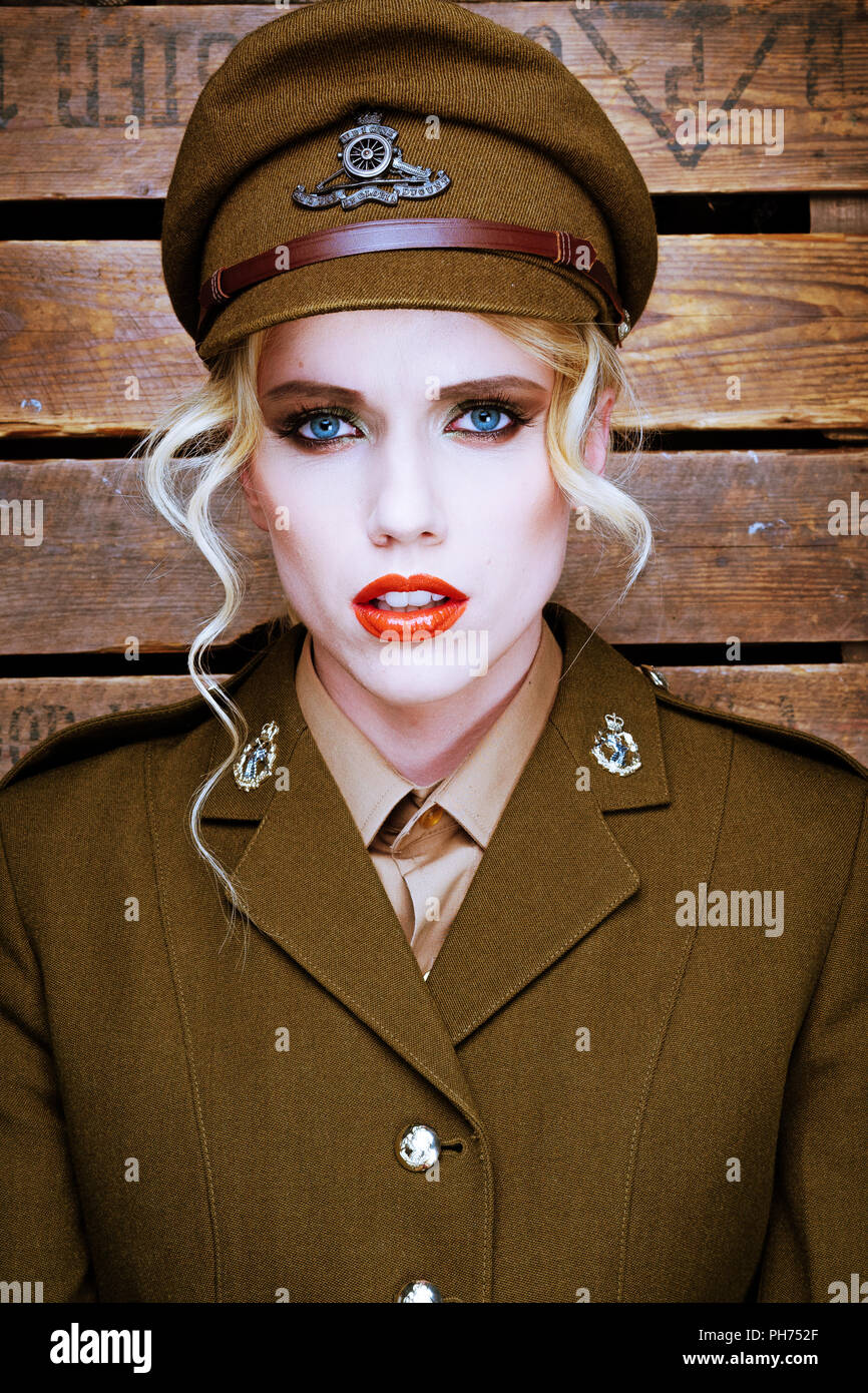 British army uniform woman hi-res stock photography and images - Alamy