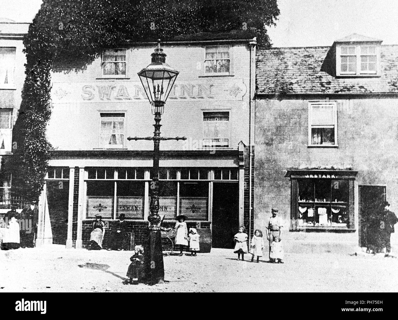 Swan Inn High Resolution Stock Photography and Images - Alamy