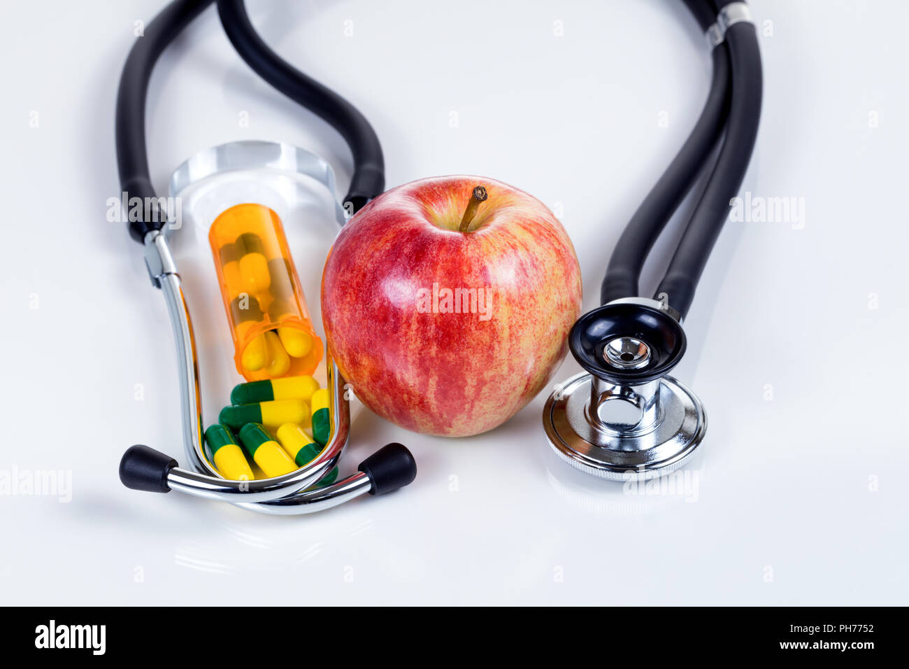 Stethoscope apple stethoscope hi-res stock photography and images - Alamy