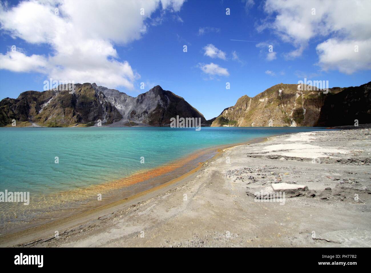 pinatubo volcano in filipina Stock Photo - Alamy