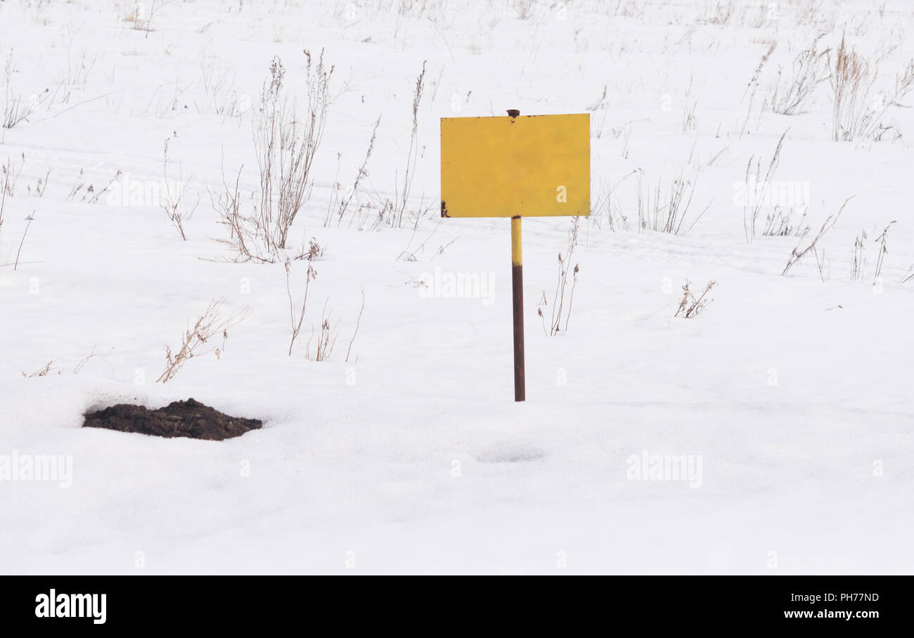 Hand advertisement signboard hi-res stock photography and images - Alamy