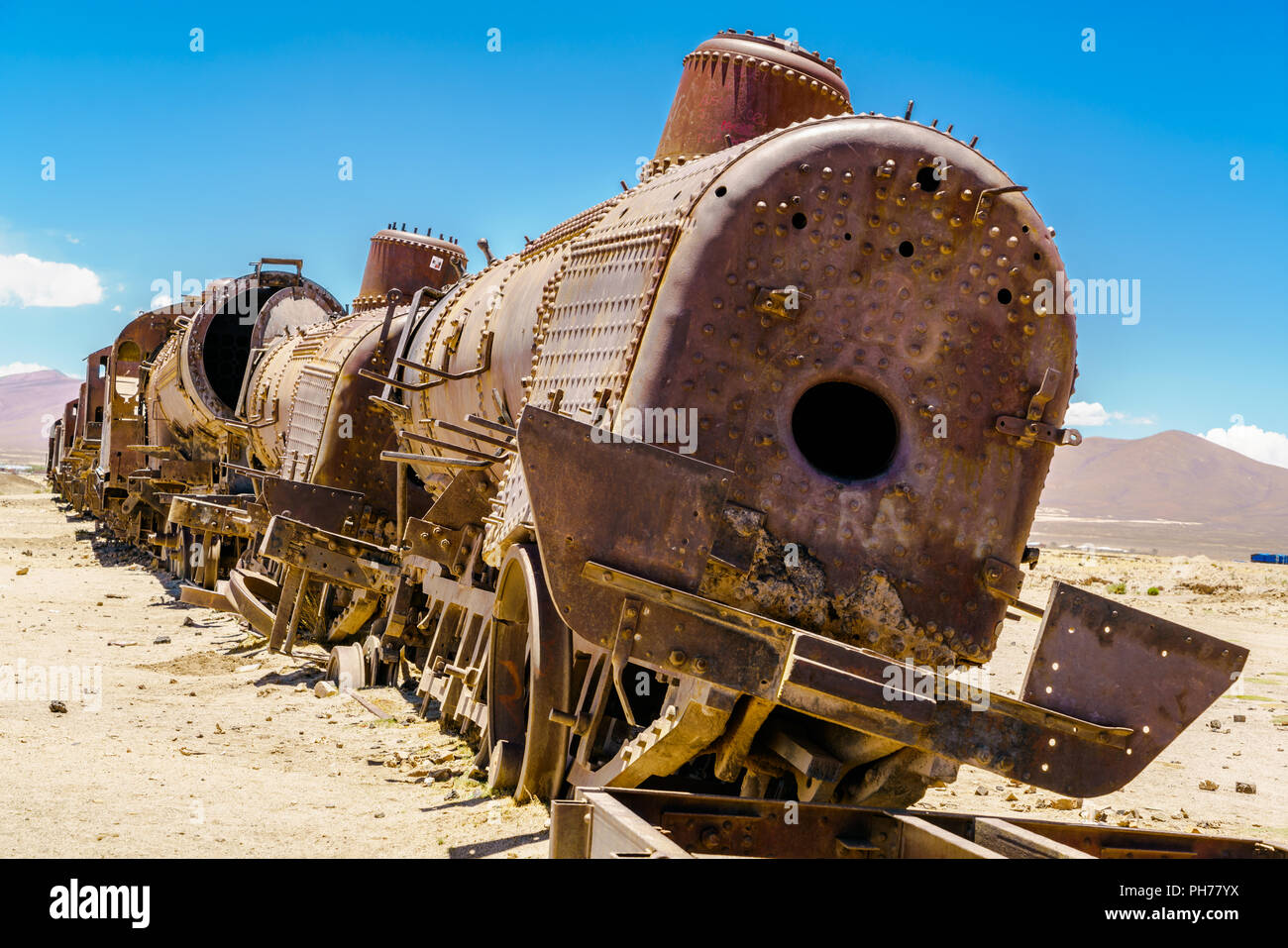 Abandoned rusty steam locomotive hi-res stock photography and images ...
