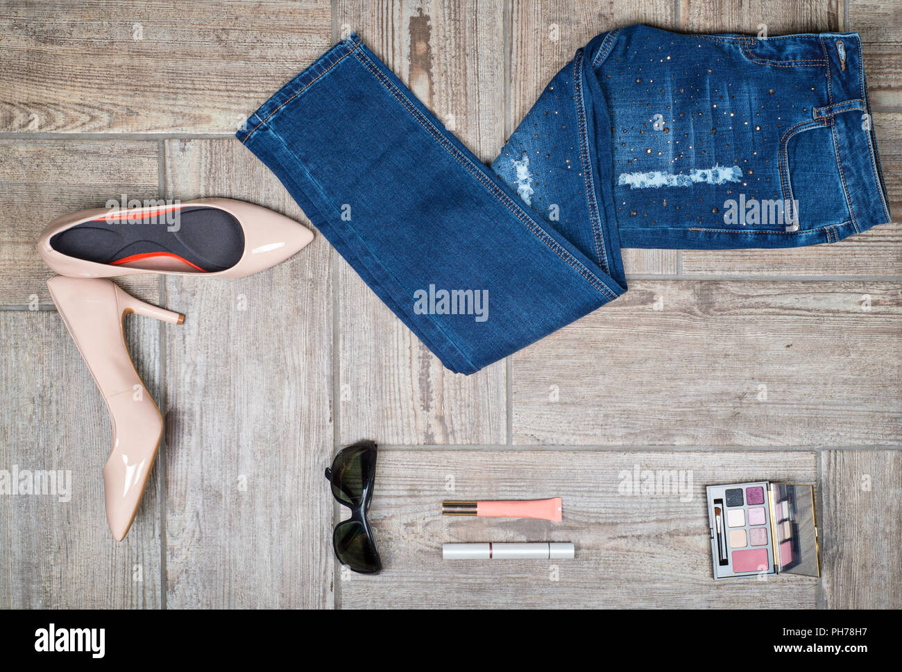 Flat lay jeans hi-res stock photography and images - Alamy