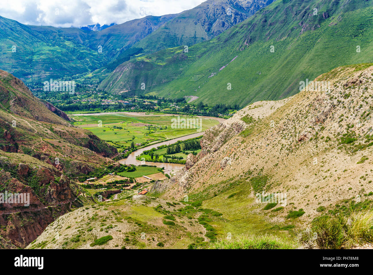 Salinas de maras ancient inca hi-res stock photography and images - Alamy