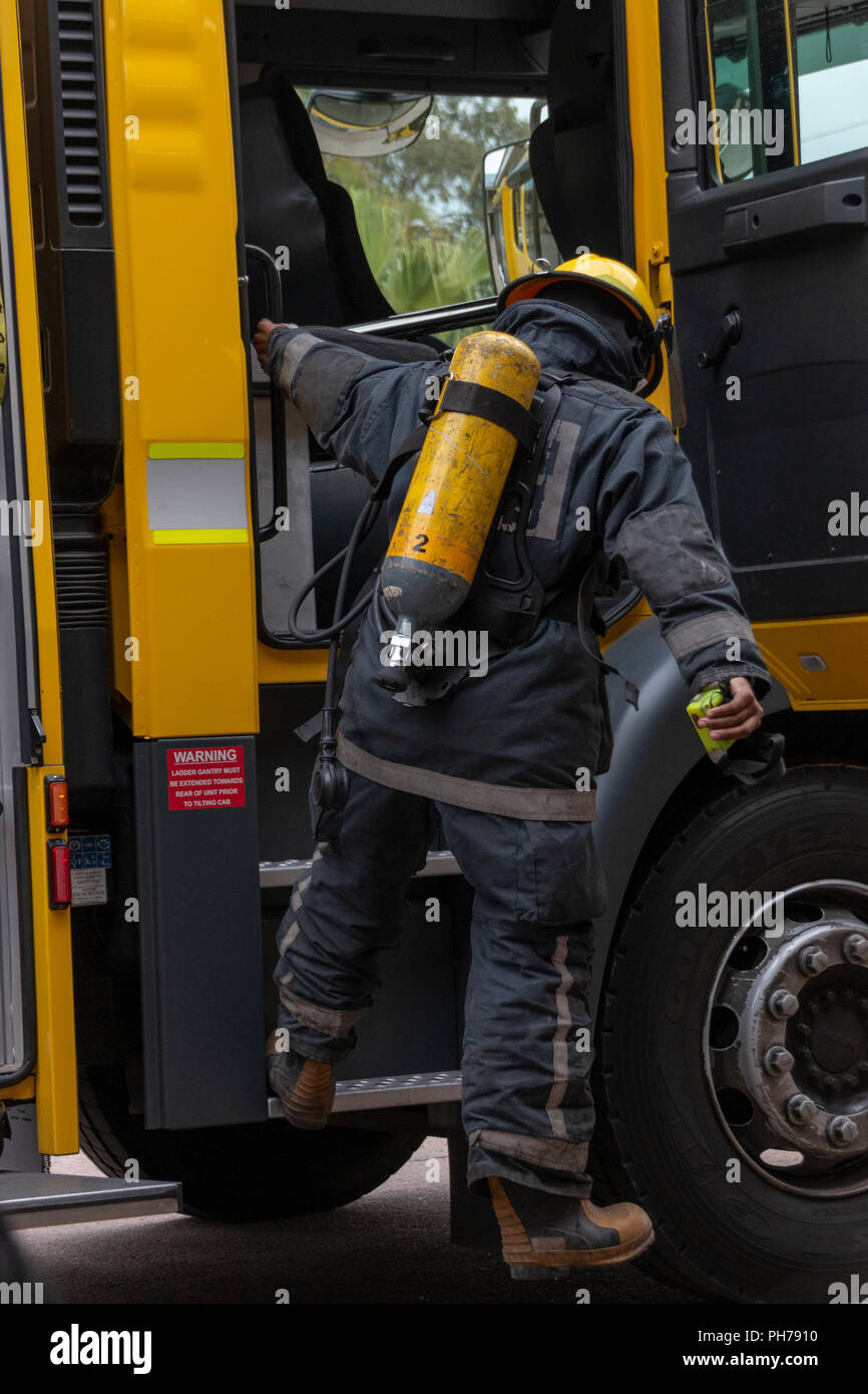 Oxygen tank hi-res stock photography and images - Alamy