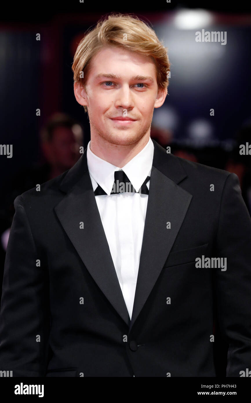 Joe alwyn favourite hi-res stock photography and images - Alamy