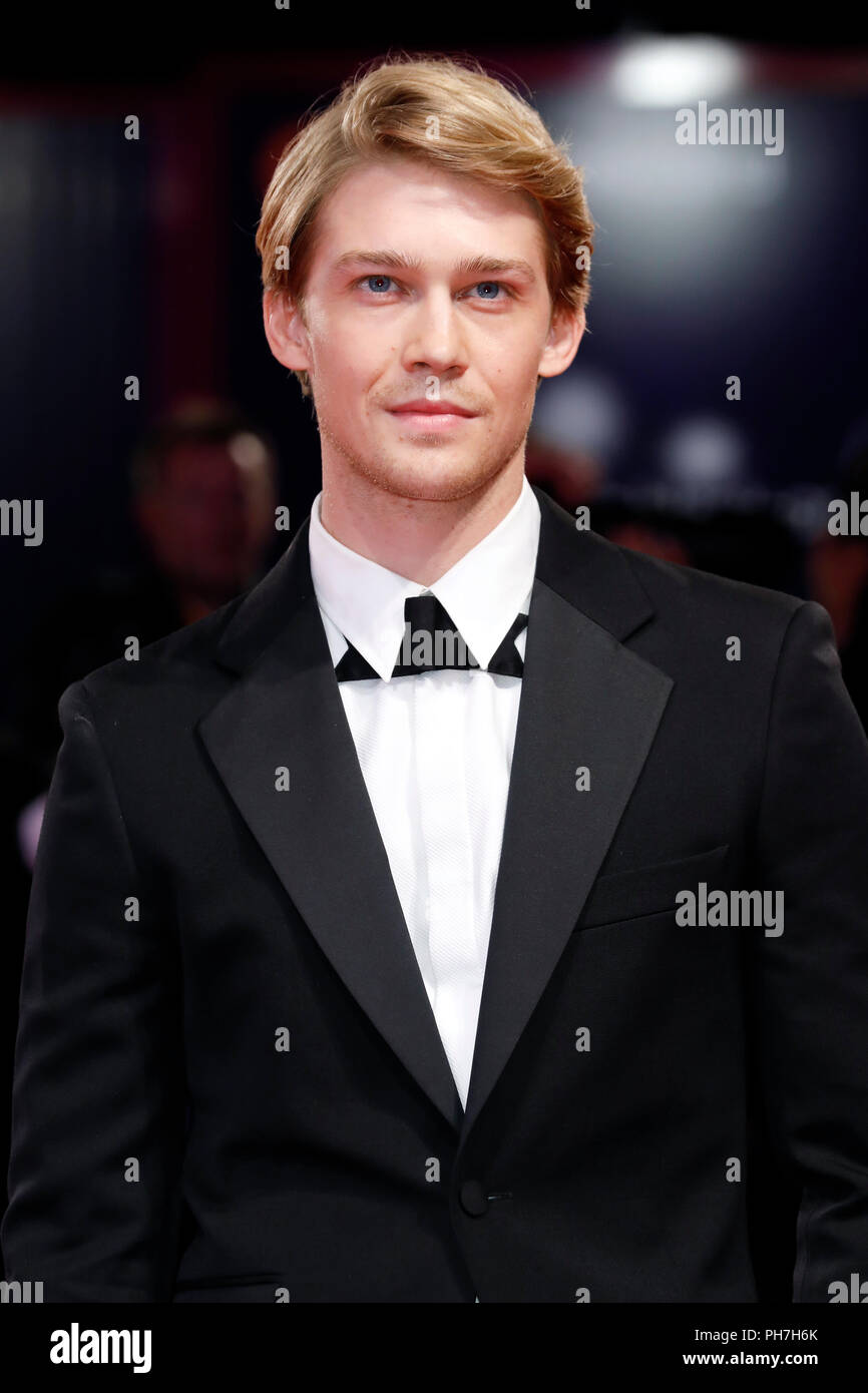 Joe alwyn favourite hi-res stock photography and images - Alamy