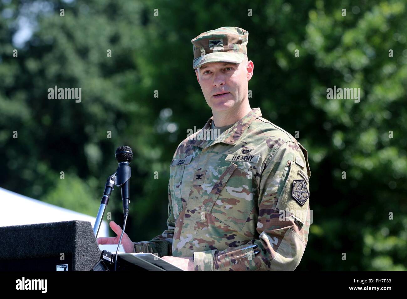 The outgoing commander of the 704th Military Intelligence Brigade, Col ...
