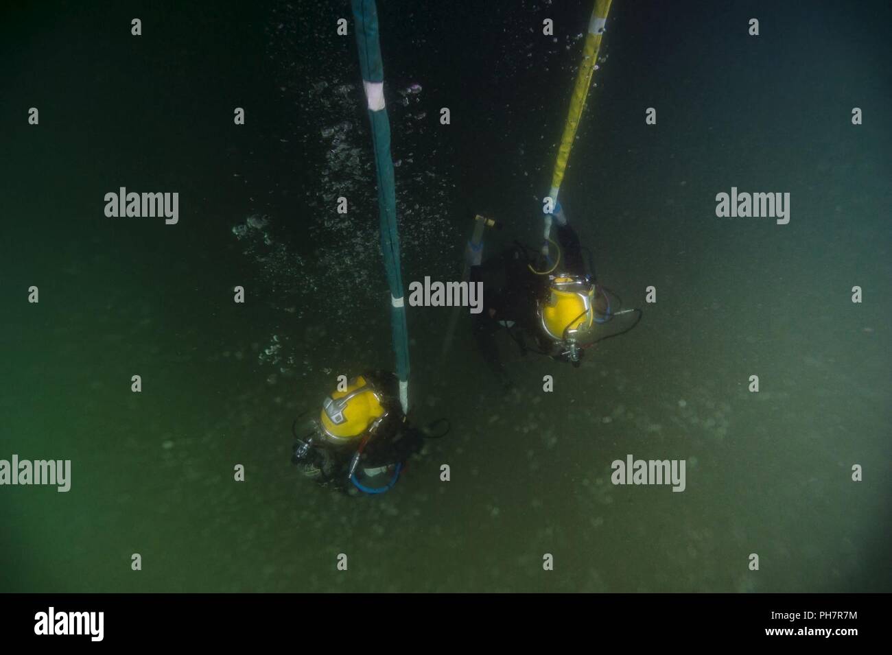 Underwater recovery operations hi-res stock photography and images - Alamy