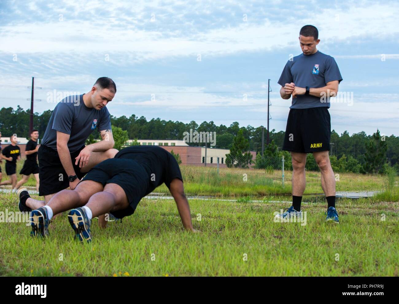 Army physical readiness division hi-res stock photography and images ...
