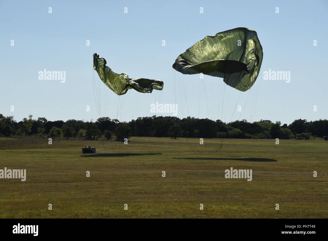 Humvee cargo hi-res stock photography and images - Alamy