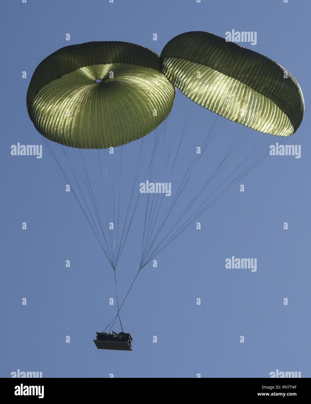 Humvee cargo hi-res stock photography and images - Alamy