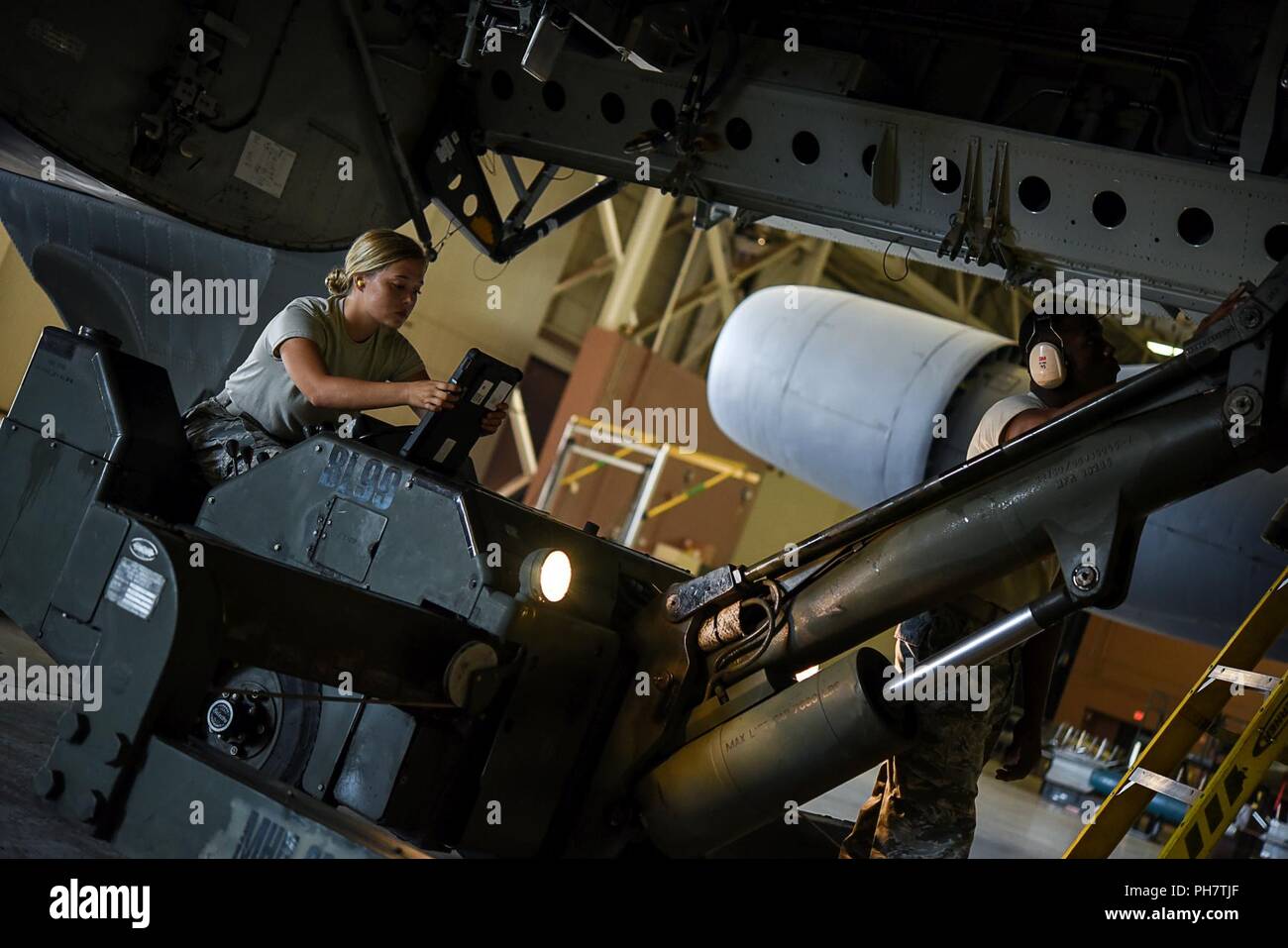 Usa cluster bomb hi-res stock photography and images - Alamy