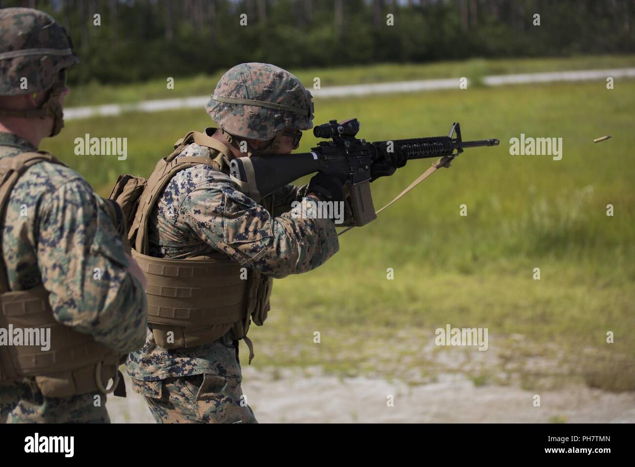 M16a4 rifle hi-res stock photography and images - Alamy