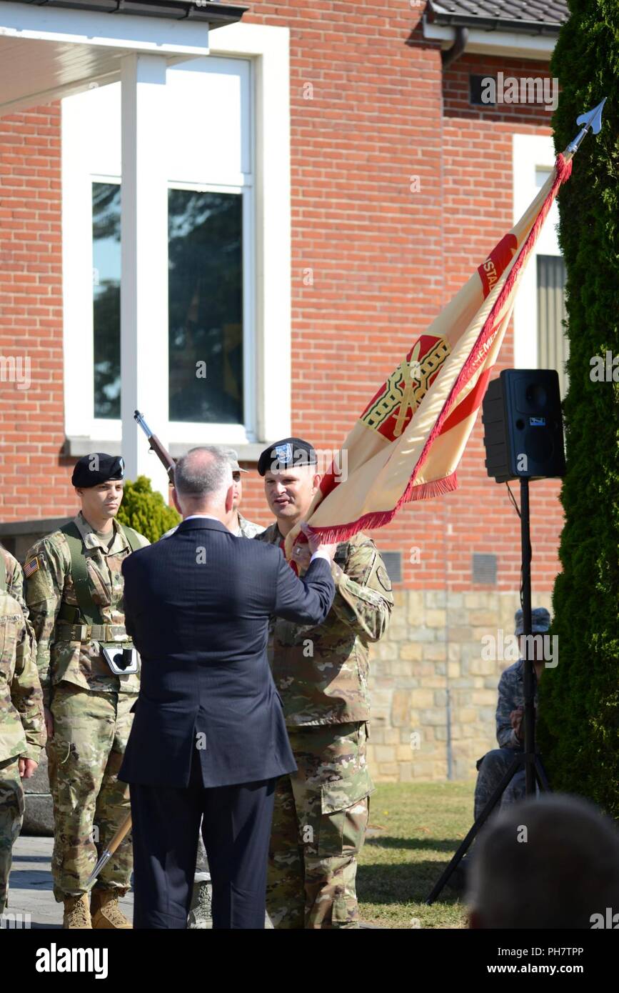 Reviewing military units hi-res stock photography and images - Alamy