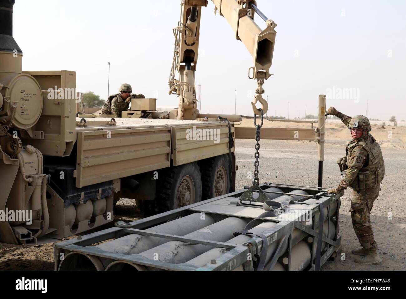 Himars crewmember hi-res stock photography and images - Alamy