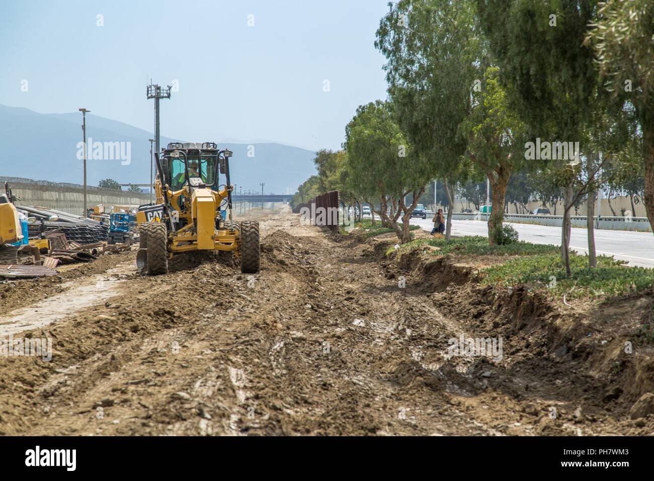 Cbpbordewall hi-res stock photography and images - Alamy