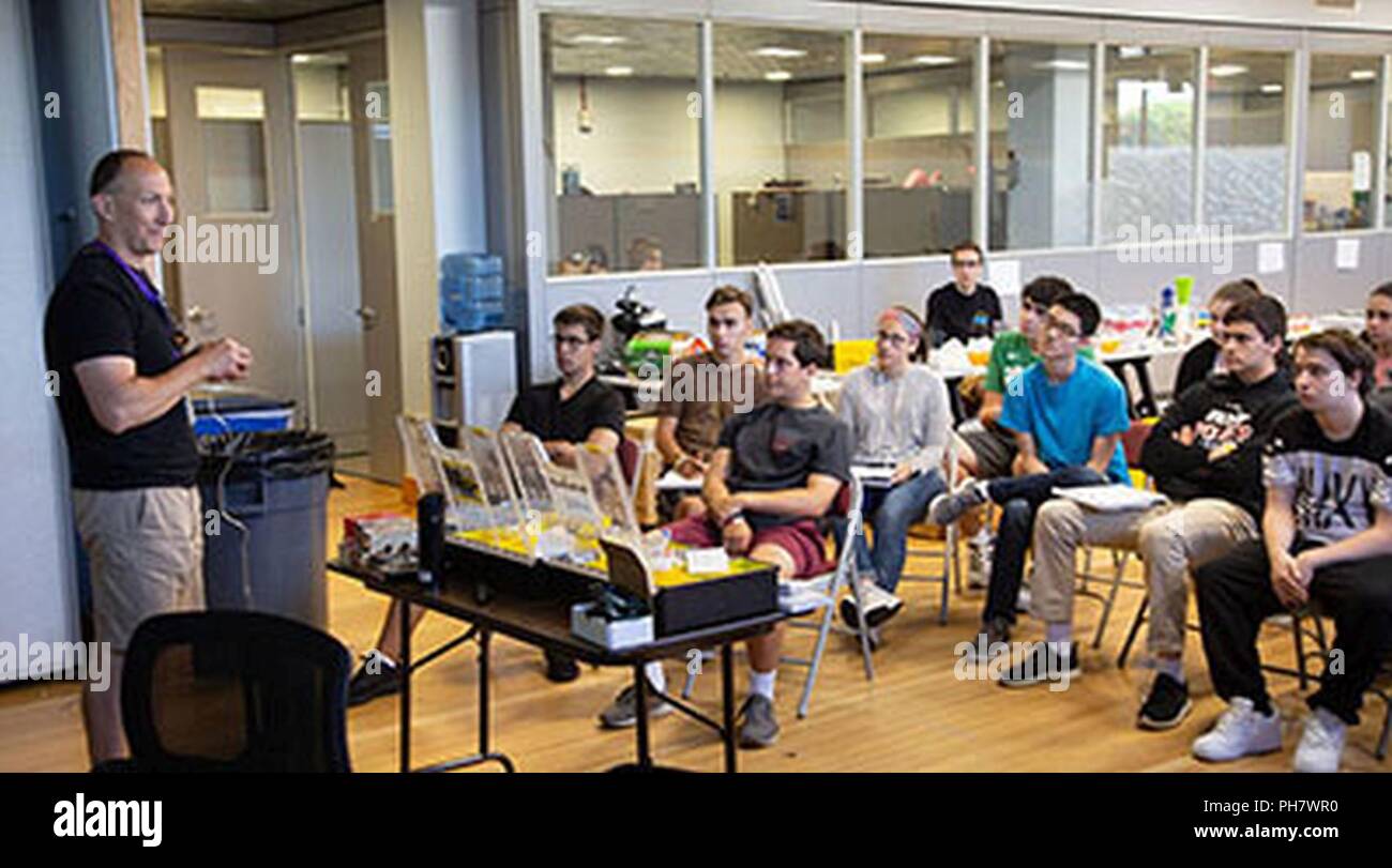 Nuwc newport division hi-res stock photography and images - Alamy