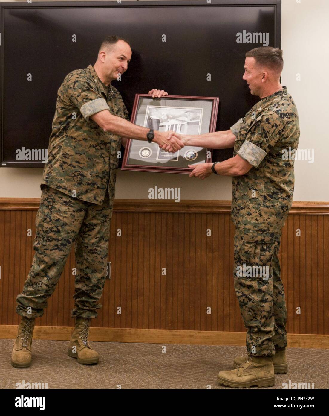 U s military officer lieutenant colonel hi-res stock photography and ...