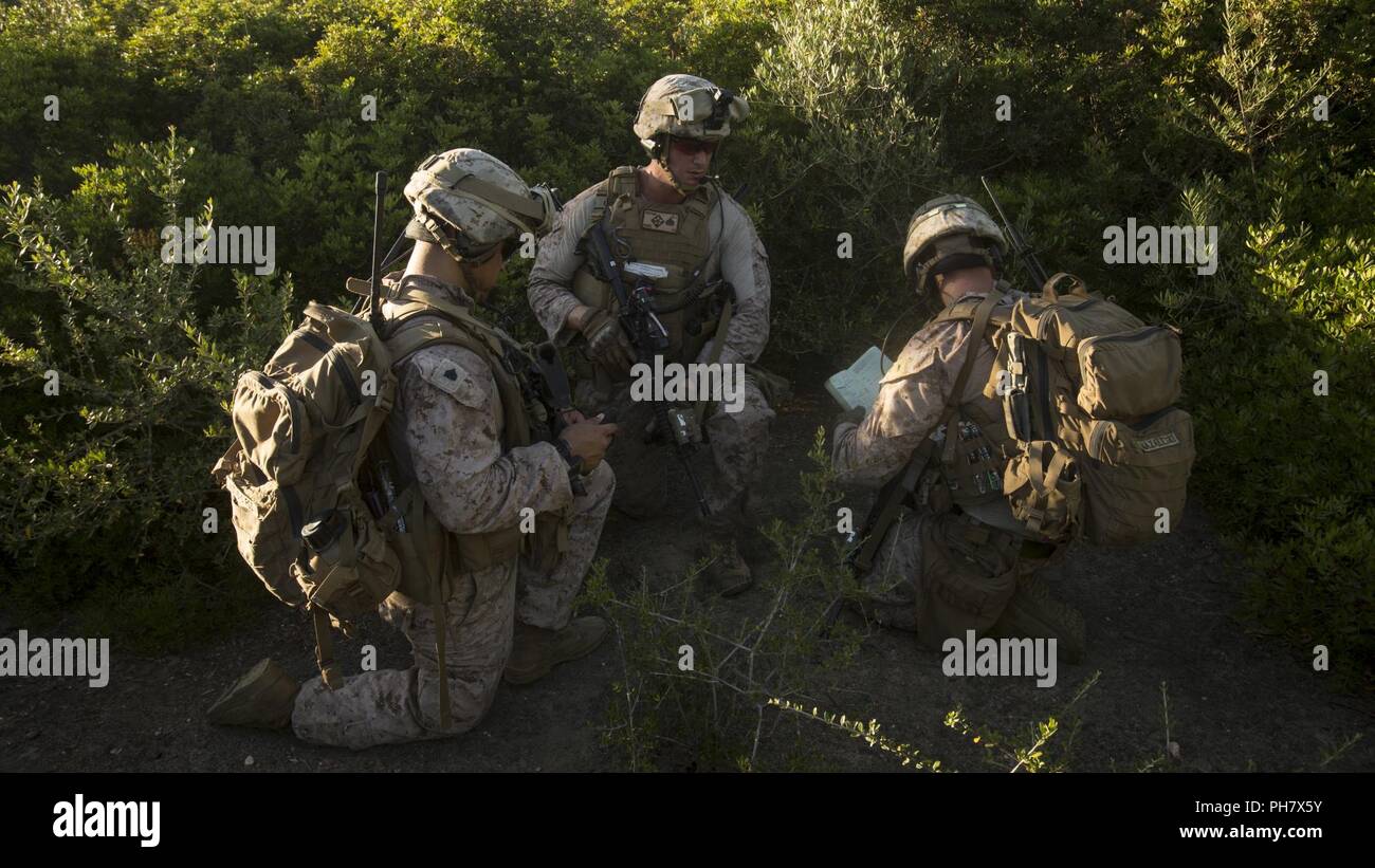 Marine soldier profile hi-res stock photography and images - Alamy