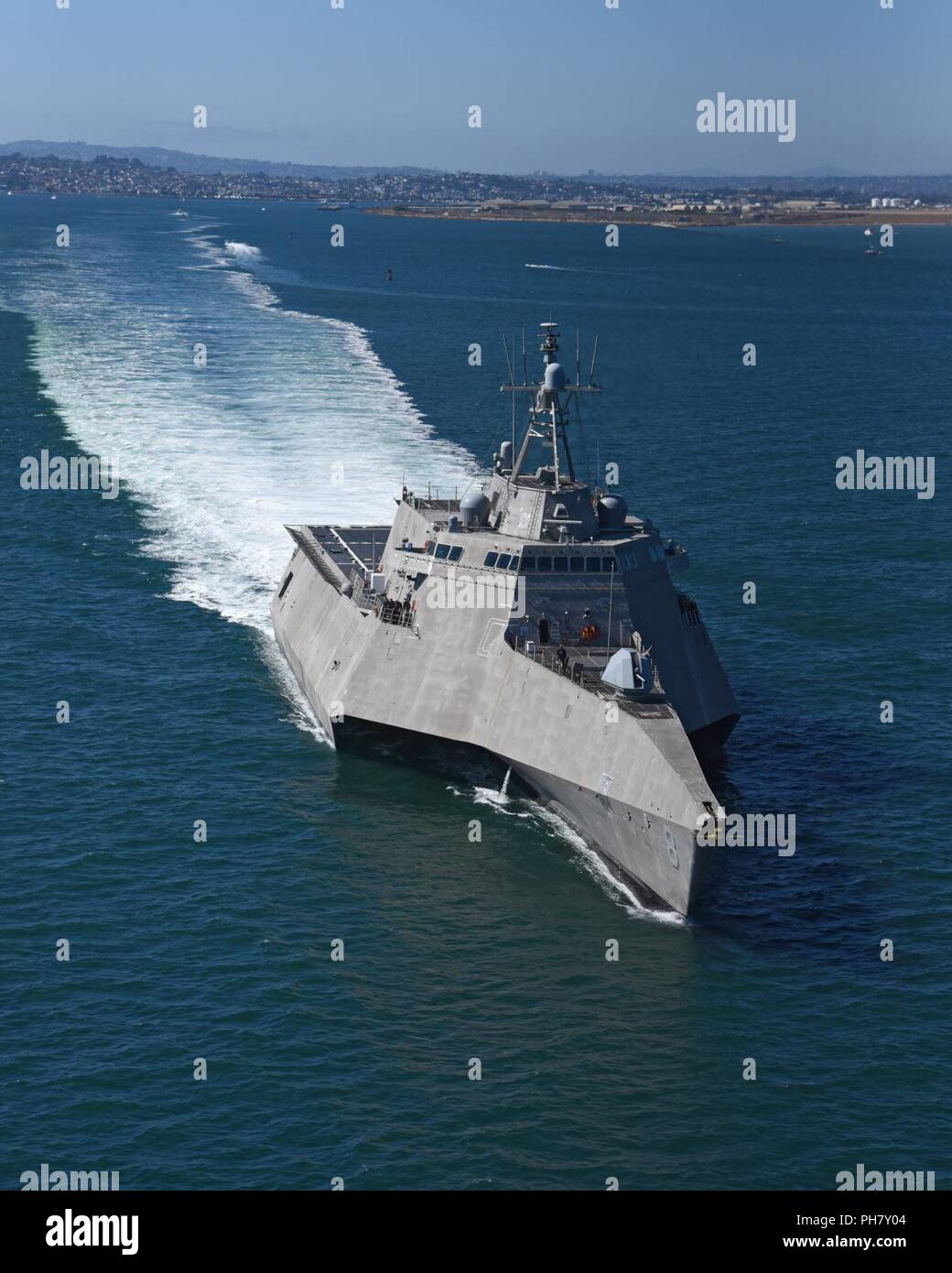 Uss montgomery lcs 8 hi-res stock photography and images - Alamy