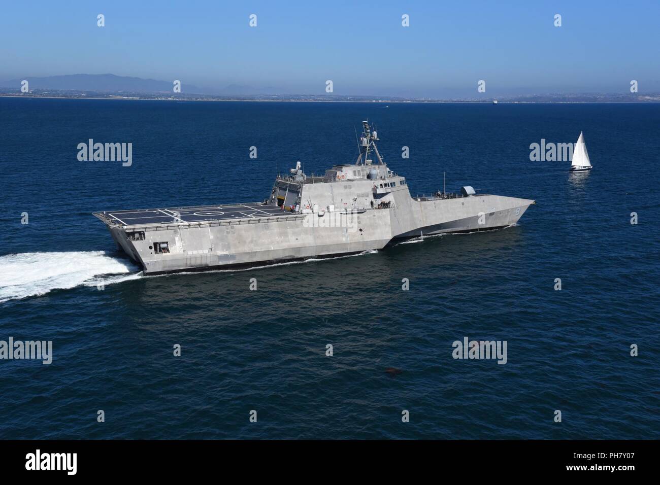 PACIFIC OCEAN (June 26, 2018) USS Montgomery (LCS 8) transits from ...